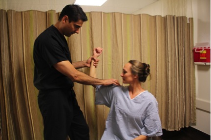 Frozen Shoulder Treatment In Beverly Hills By Surgeon Ahluwalia